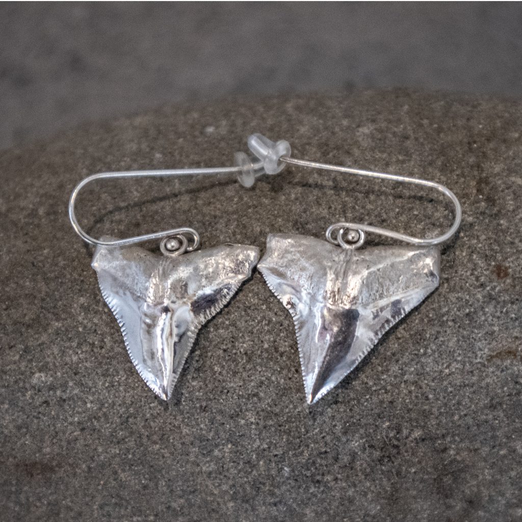 Keri-Mei Zagrobelna – Silver Niho Earrings (25mm #KMZ-1 Ws) – Kura ...